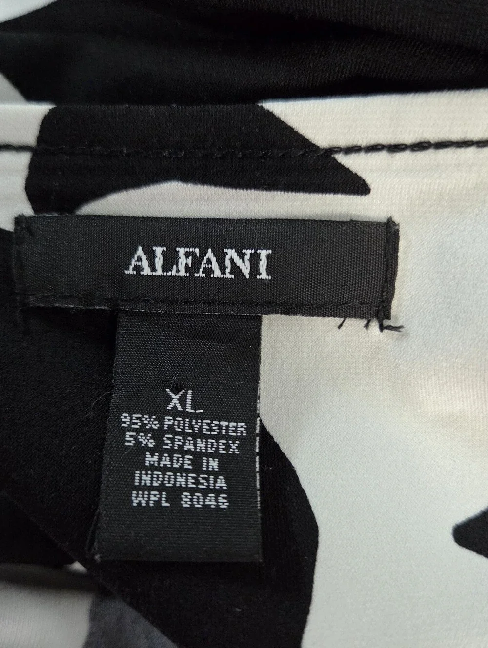 Alfani | Tops | Alfani Black And White Printed Top | Poshmark